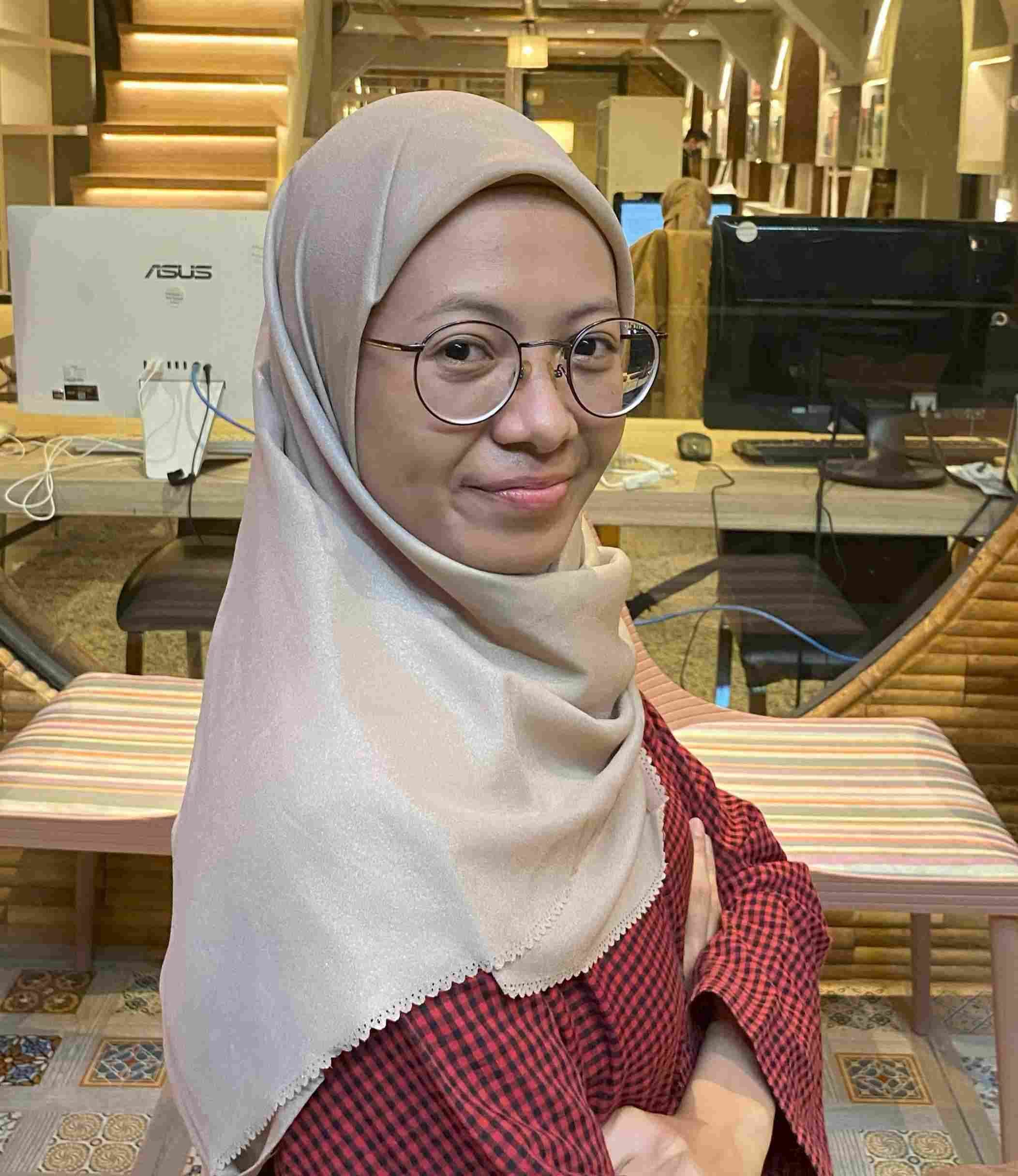 EKYCAHYATI SHOLIKHA PUTRII – Medium