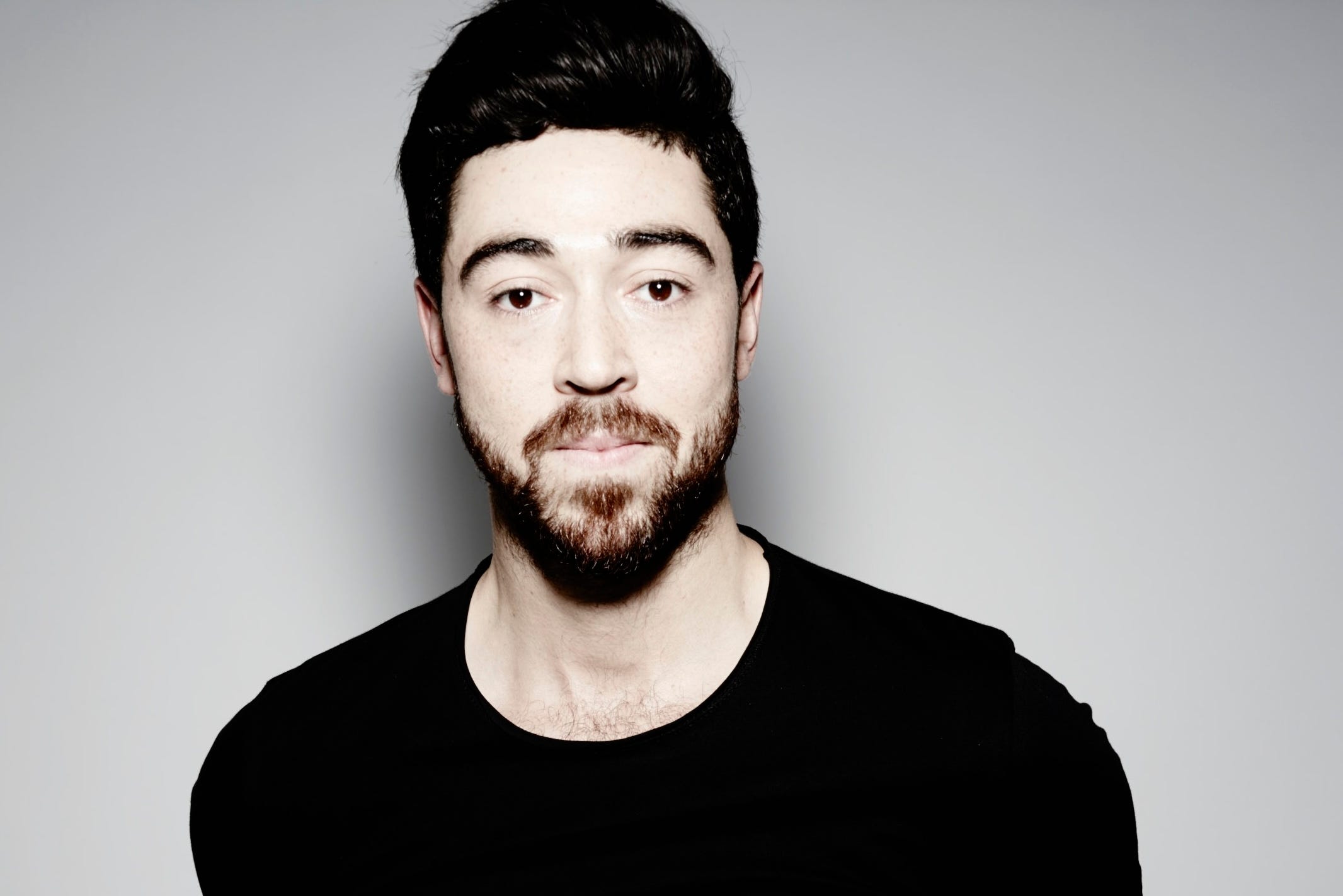 Elliot Davis – Medium