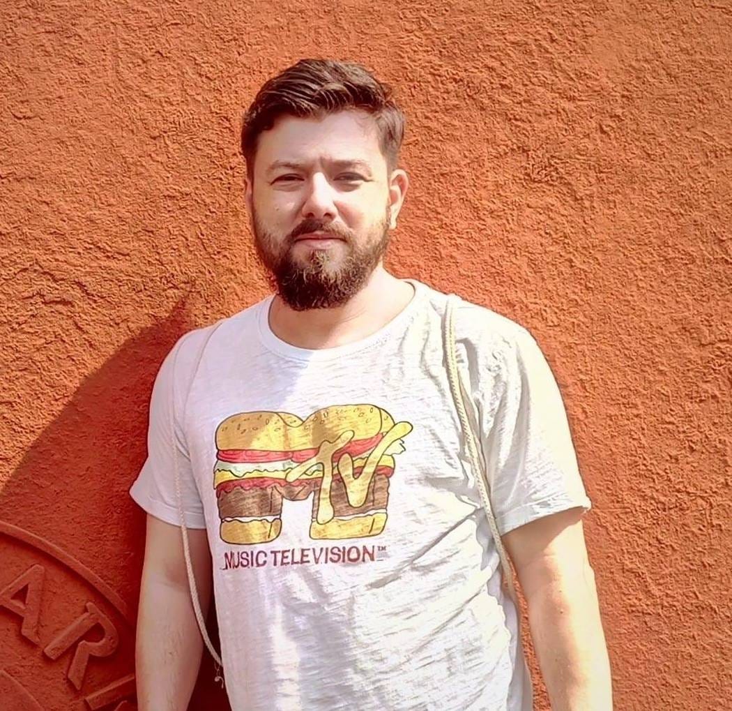Alex Karlinsky – Medium