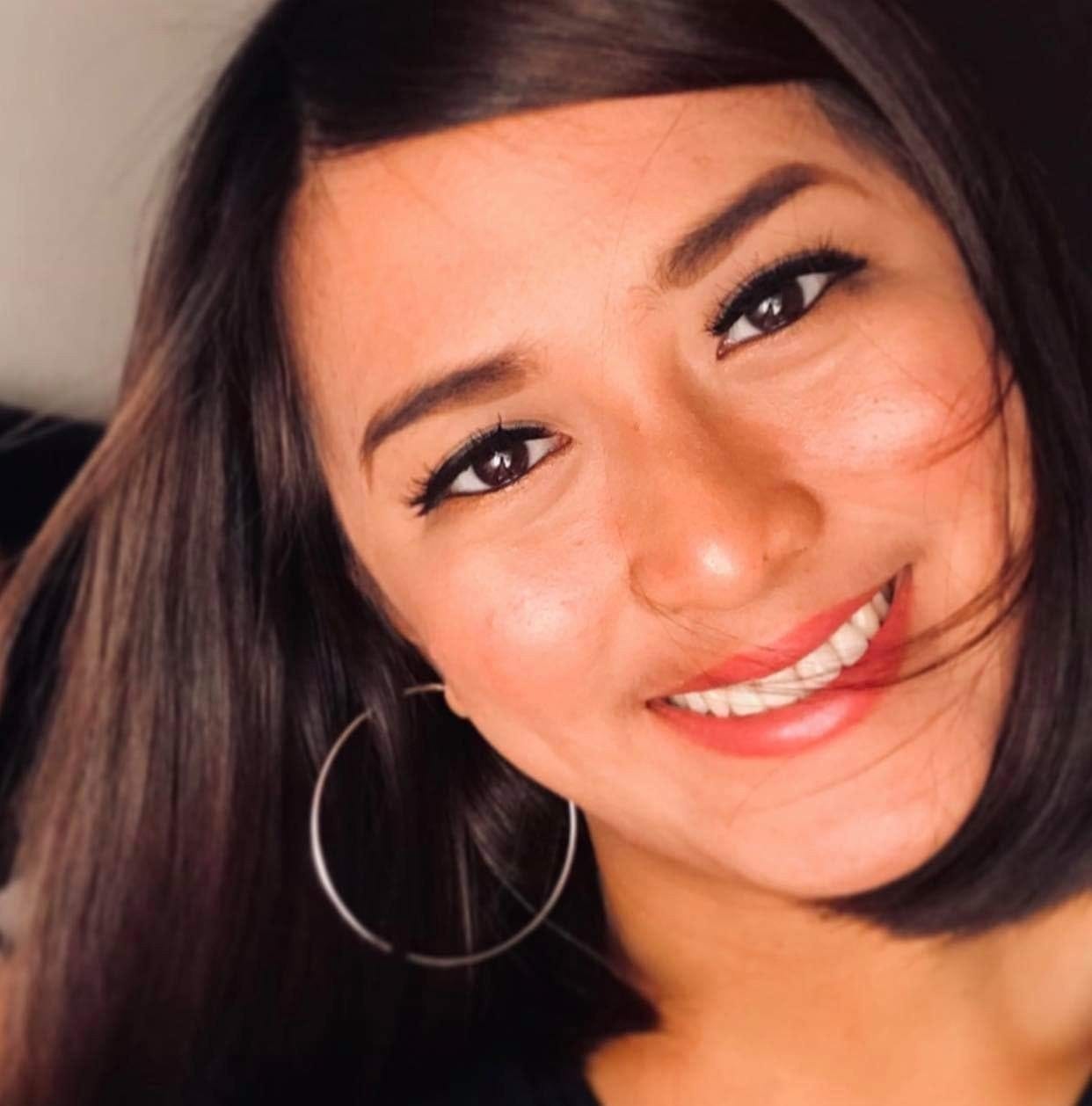 Ceferina Unas – Medium