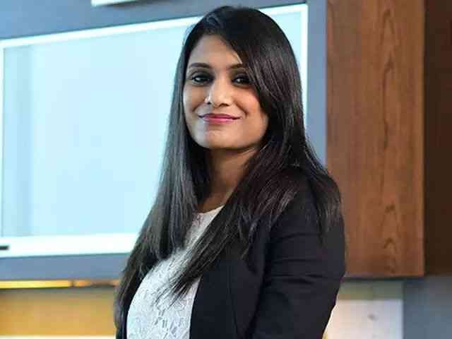 Sandra Jones – Medium