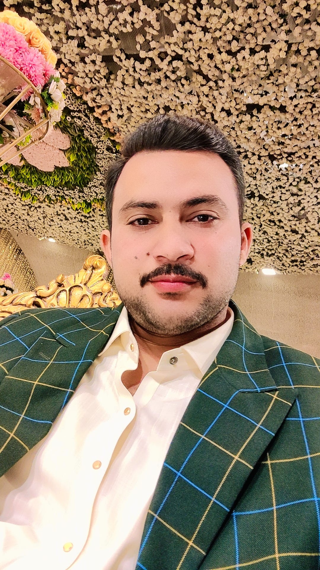 Husnain Jutt – Medium