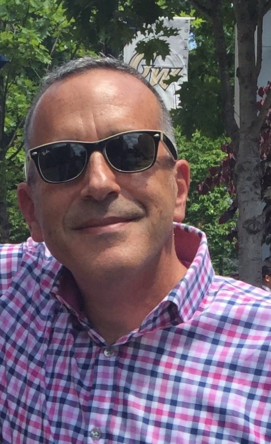 Peter Goldstein – Medium