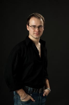 Steven Van – Medium