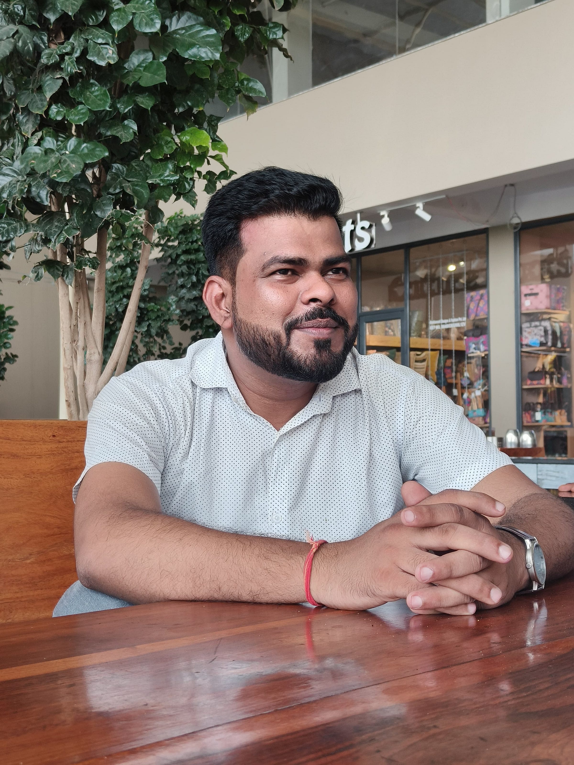 kishor Kumar – Medium