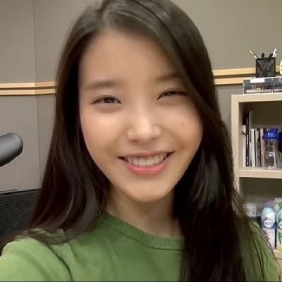 Mikaela Kim – Medium