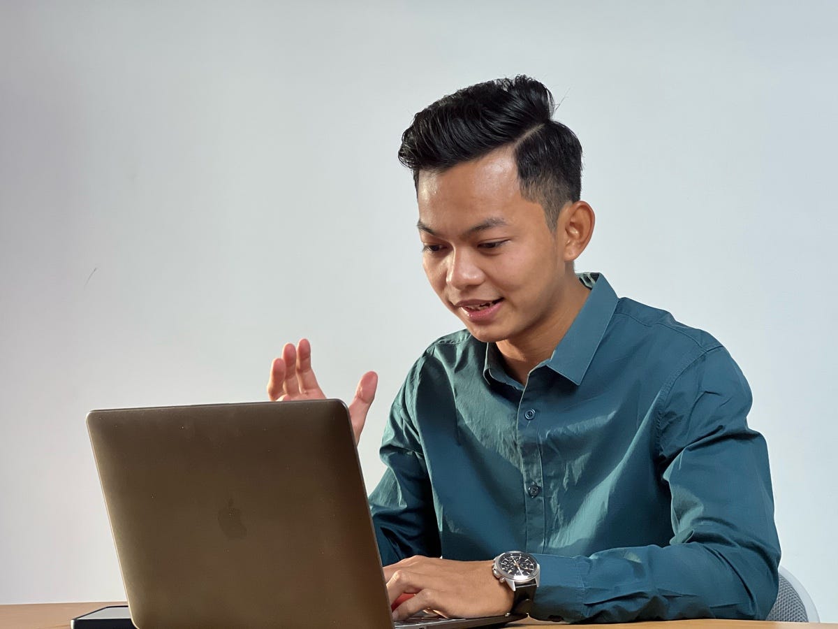 Thet Hmuu – Medium