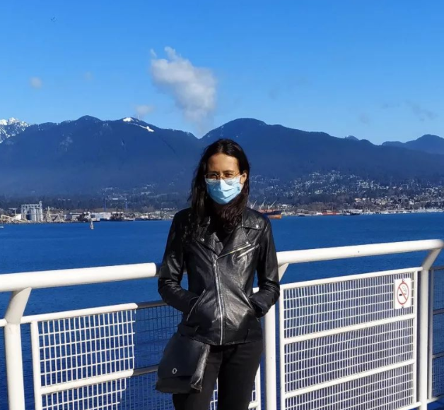 Marina Corrêa – Medium