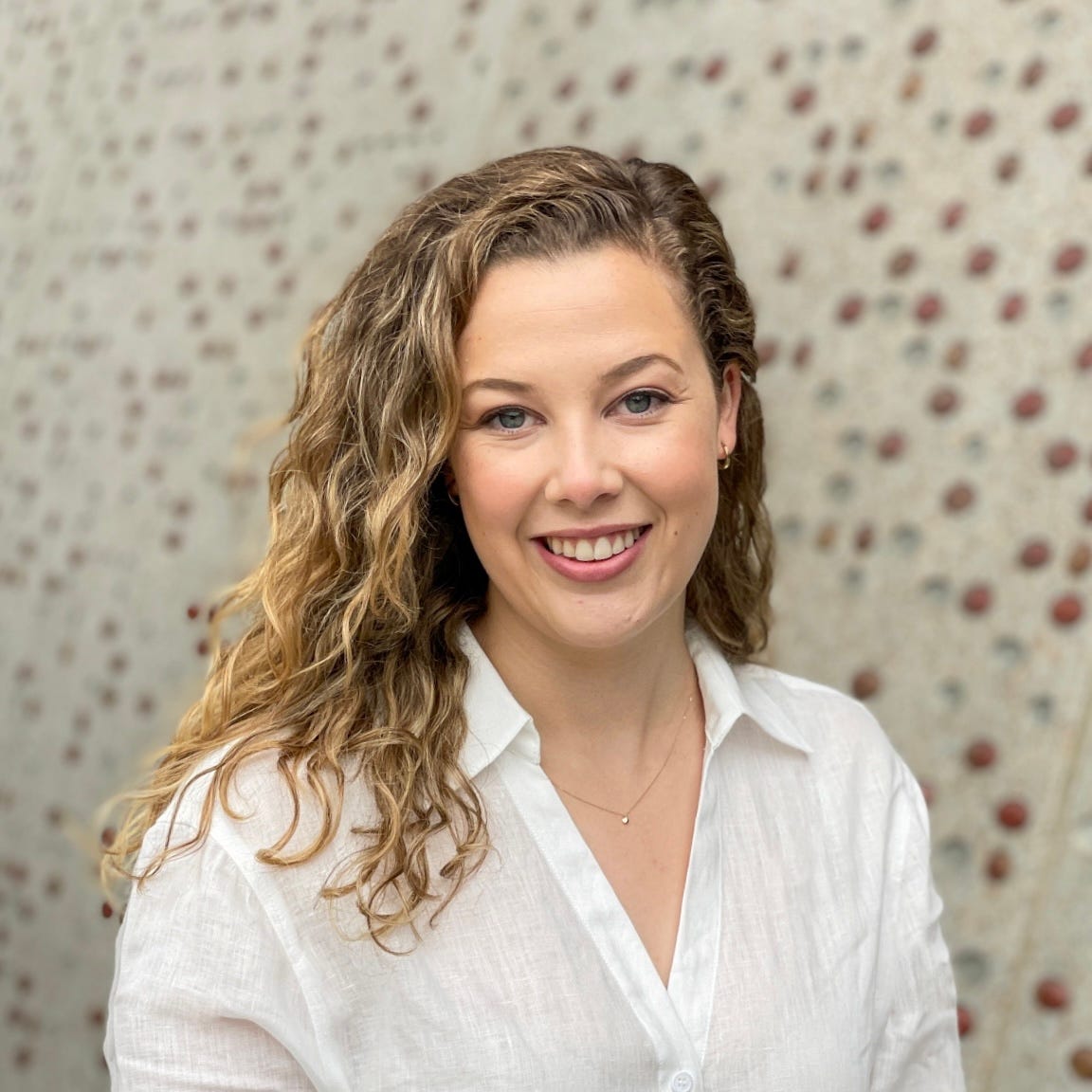 Ashlyn Lewis – Medium