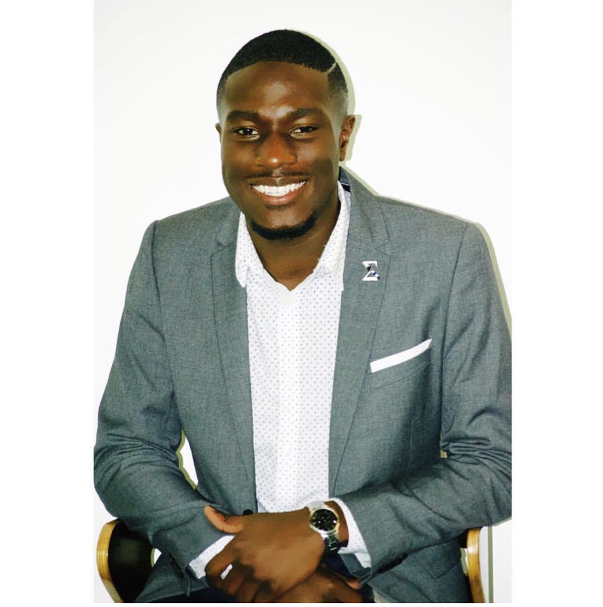 Olu Akinbinu – Medium