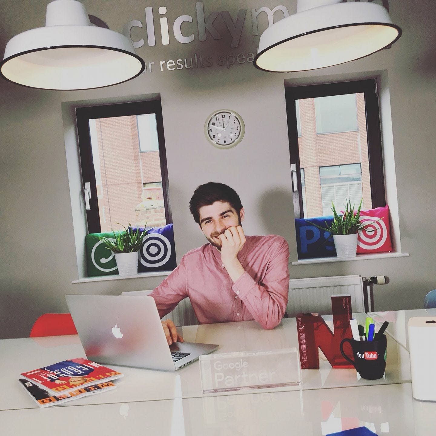 Louis Morgan – Medium