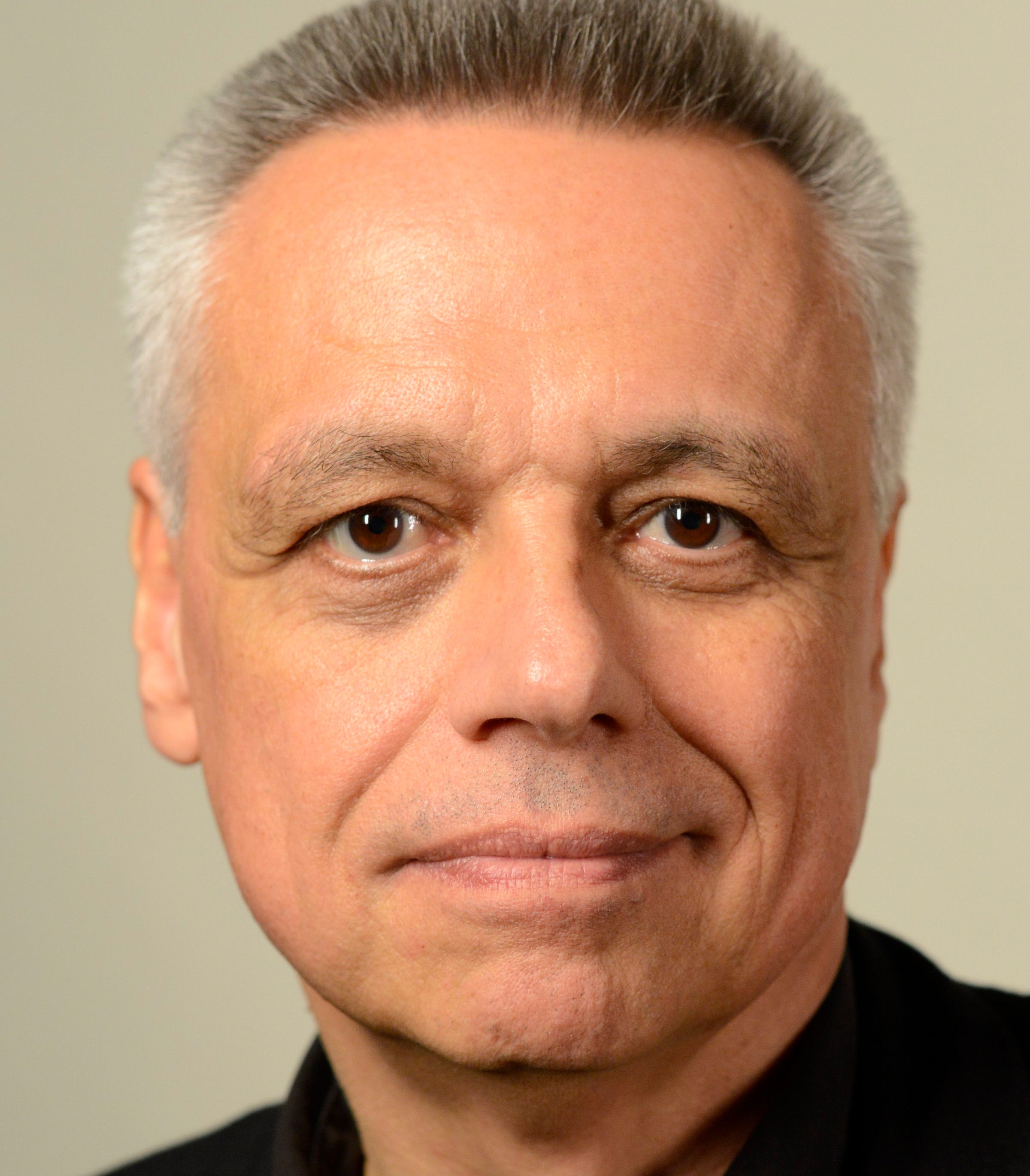 Gundolf S. Freyermuth – Medium