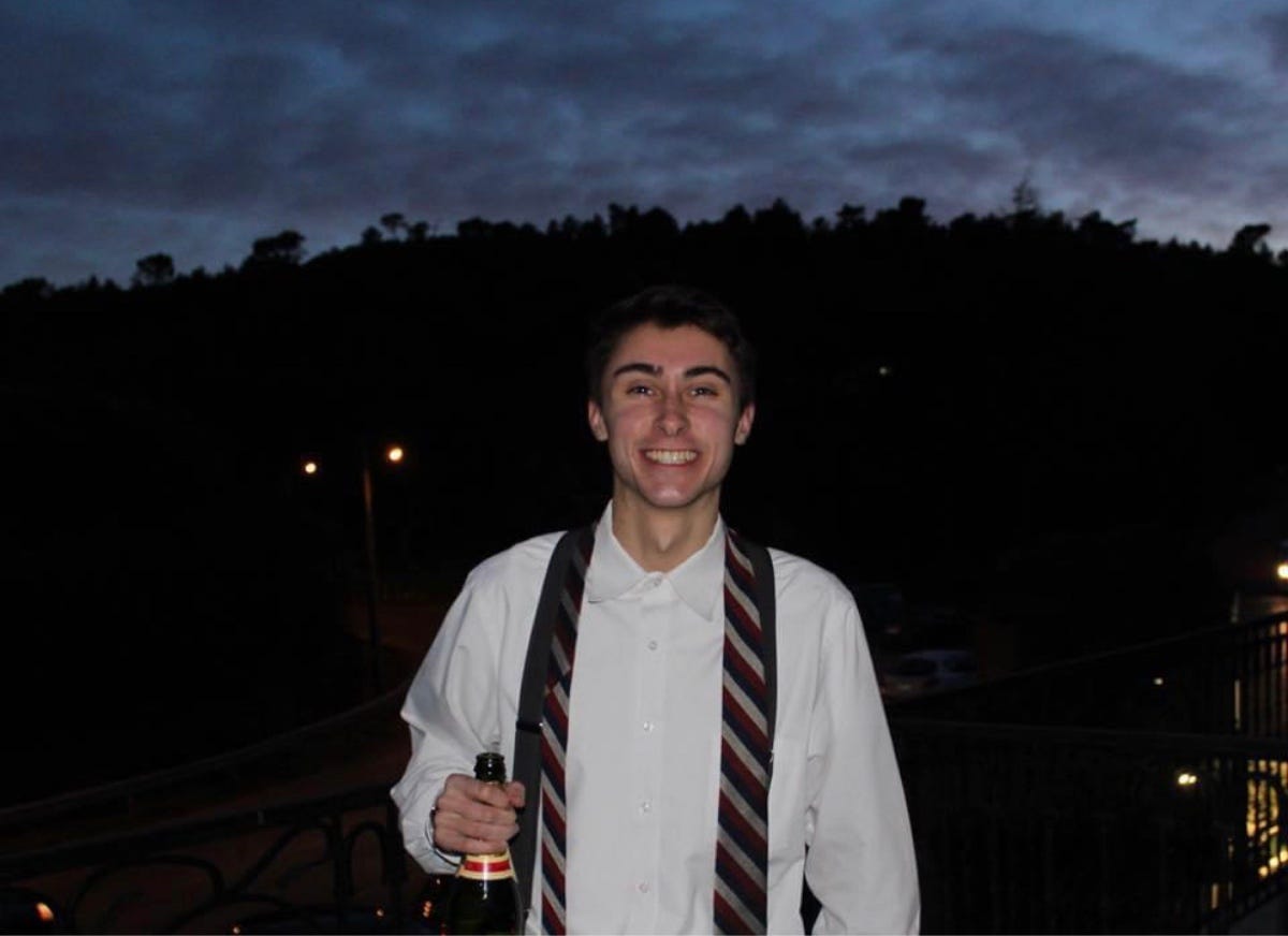 Yeiser Ross – Medium