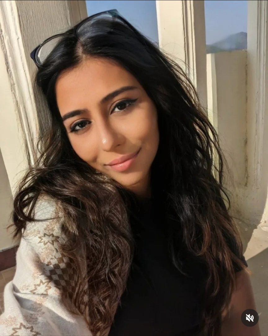 Shristi Shreya – Medium