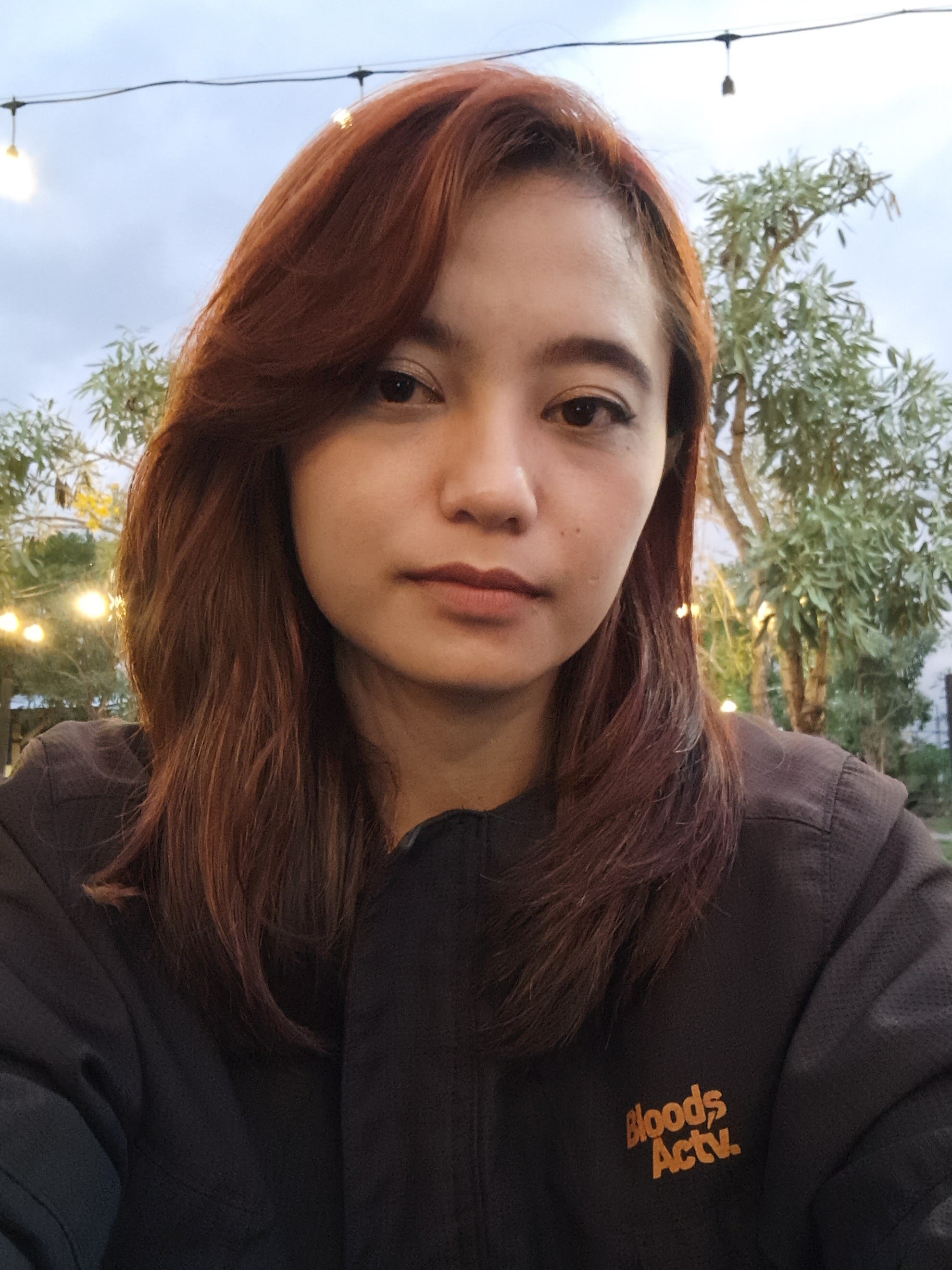 Nining Hidayanti – Medium