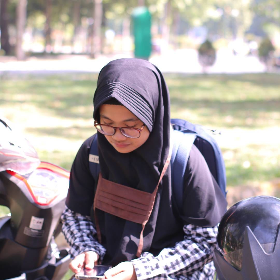 Rizka Fahmi – Medium