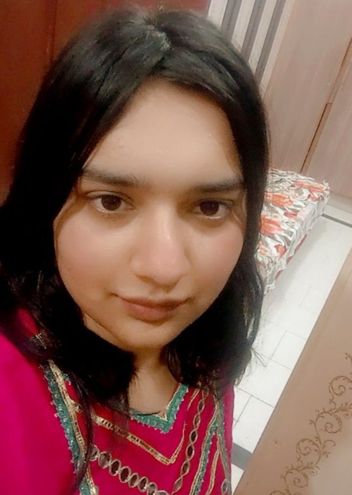 Arooba Saqib – Medium