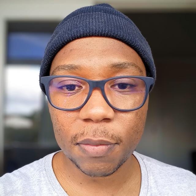 Sindelo Siyaxolisa – Medium