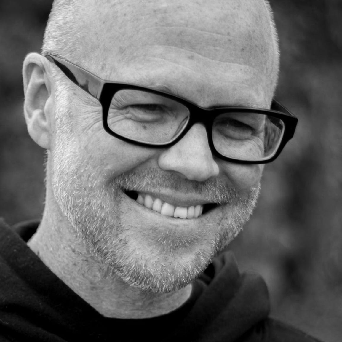 Lee Thompson – Medium