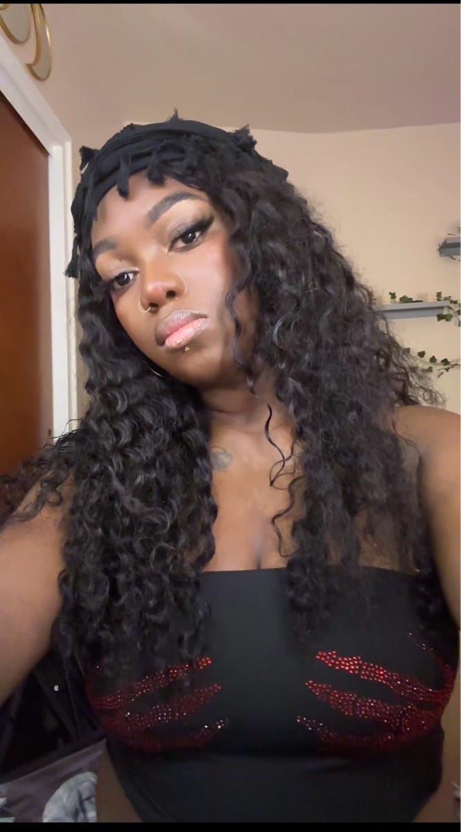 Tara Nyomi – Medium