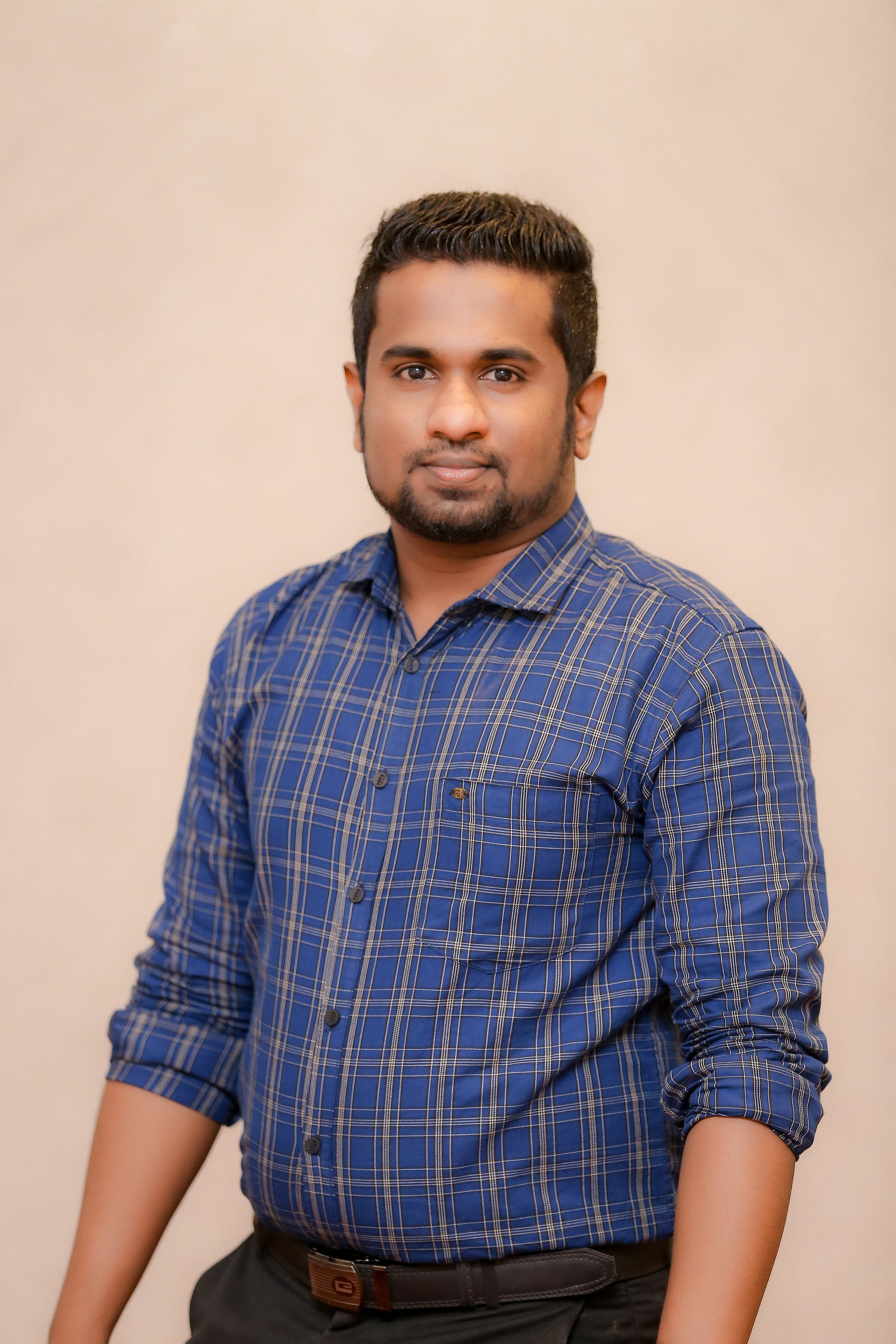 Harindu Karunarathna – Medium