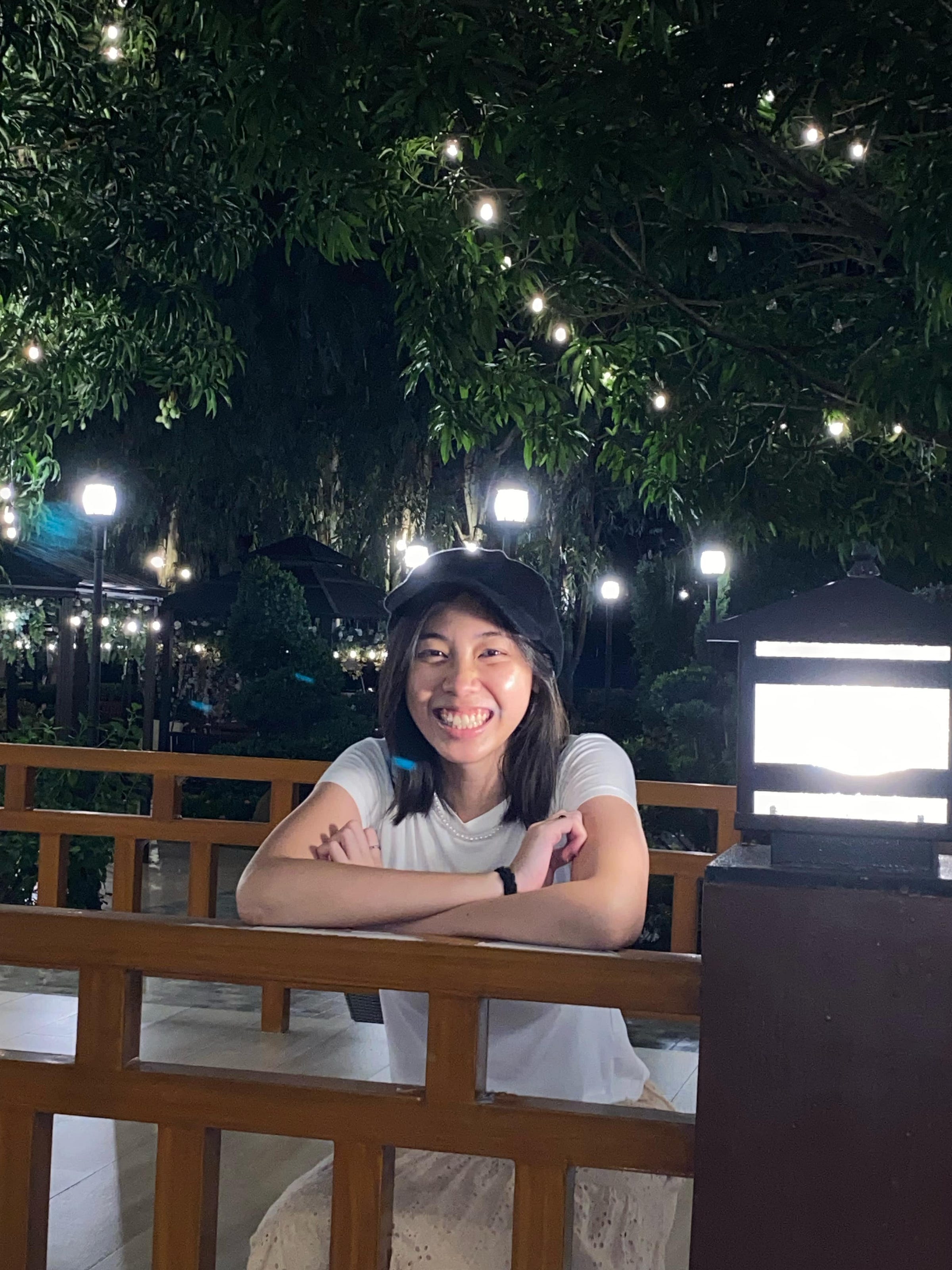 Love, Lucci – Medium