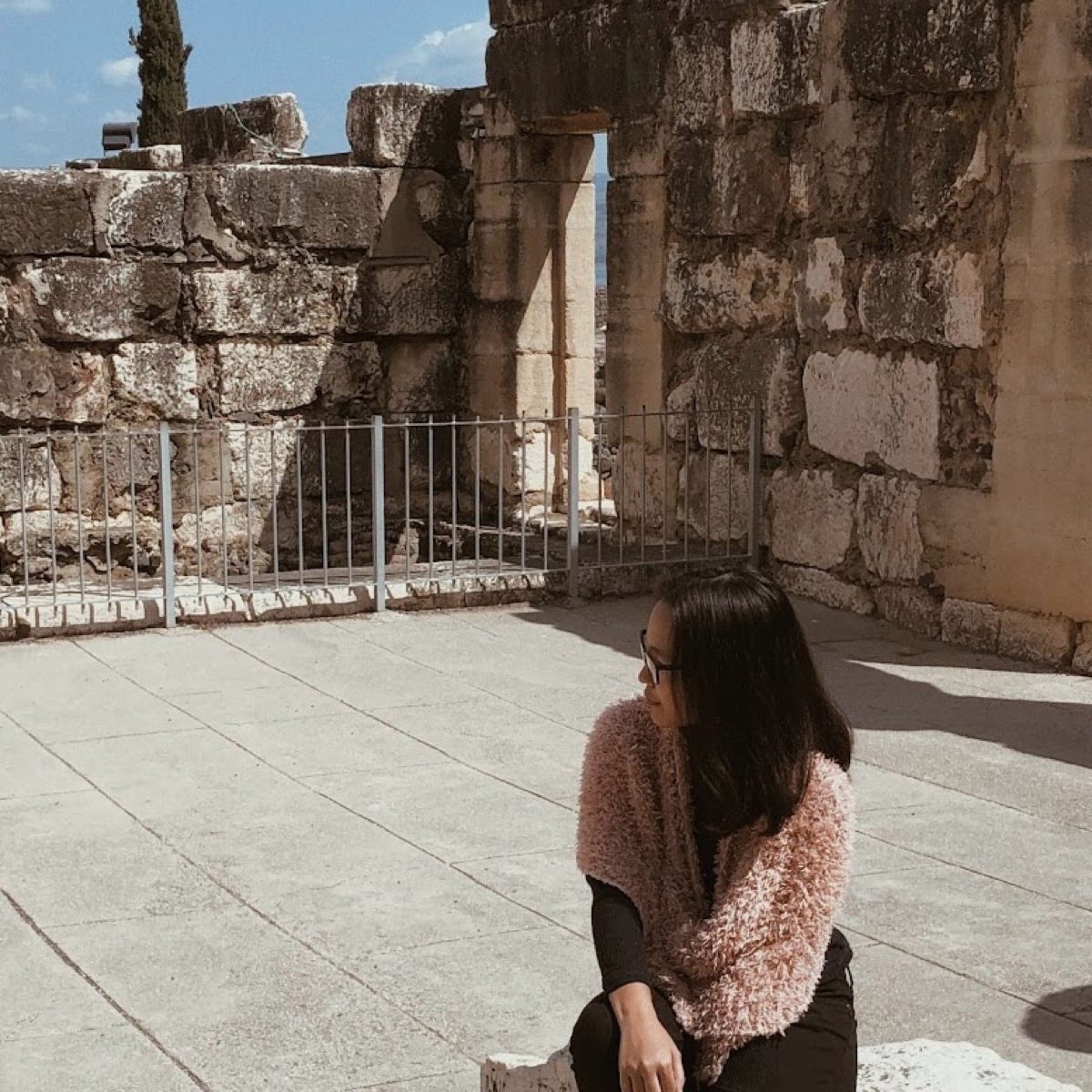 Irene Maribert Waworuntu – Medium