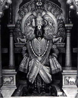 Tekichan Pandharinath – Medium