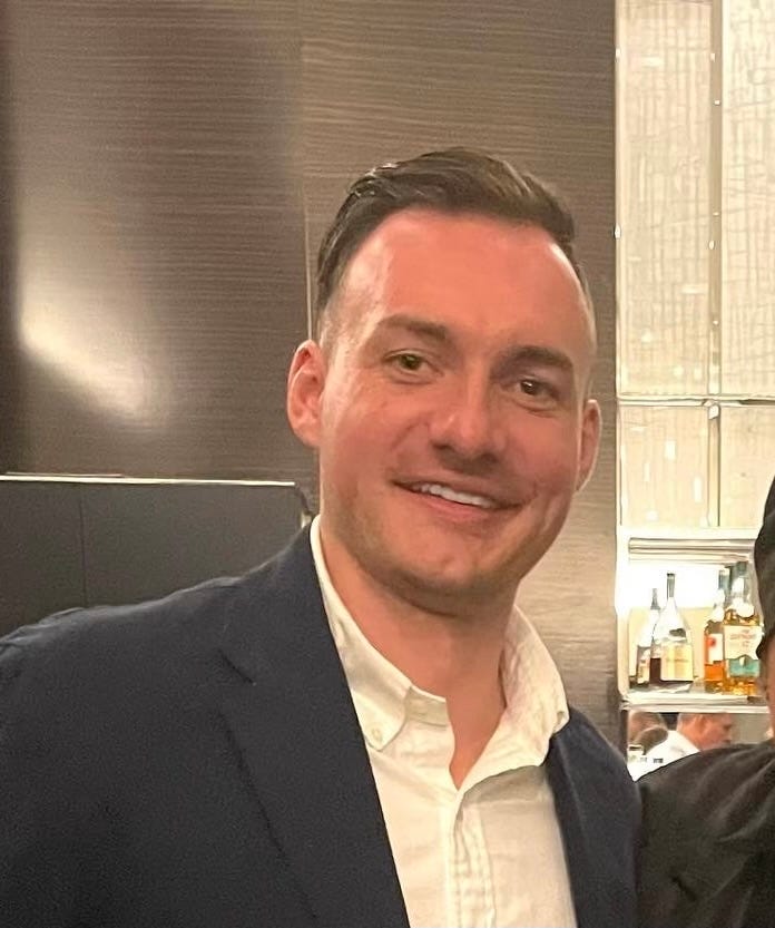 Tom Hogan – Medium