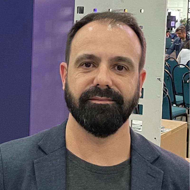 Eduardo Sully 👥 – Medium