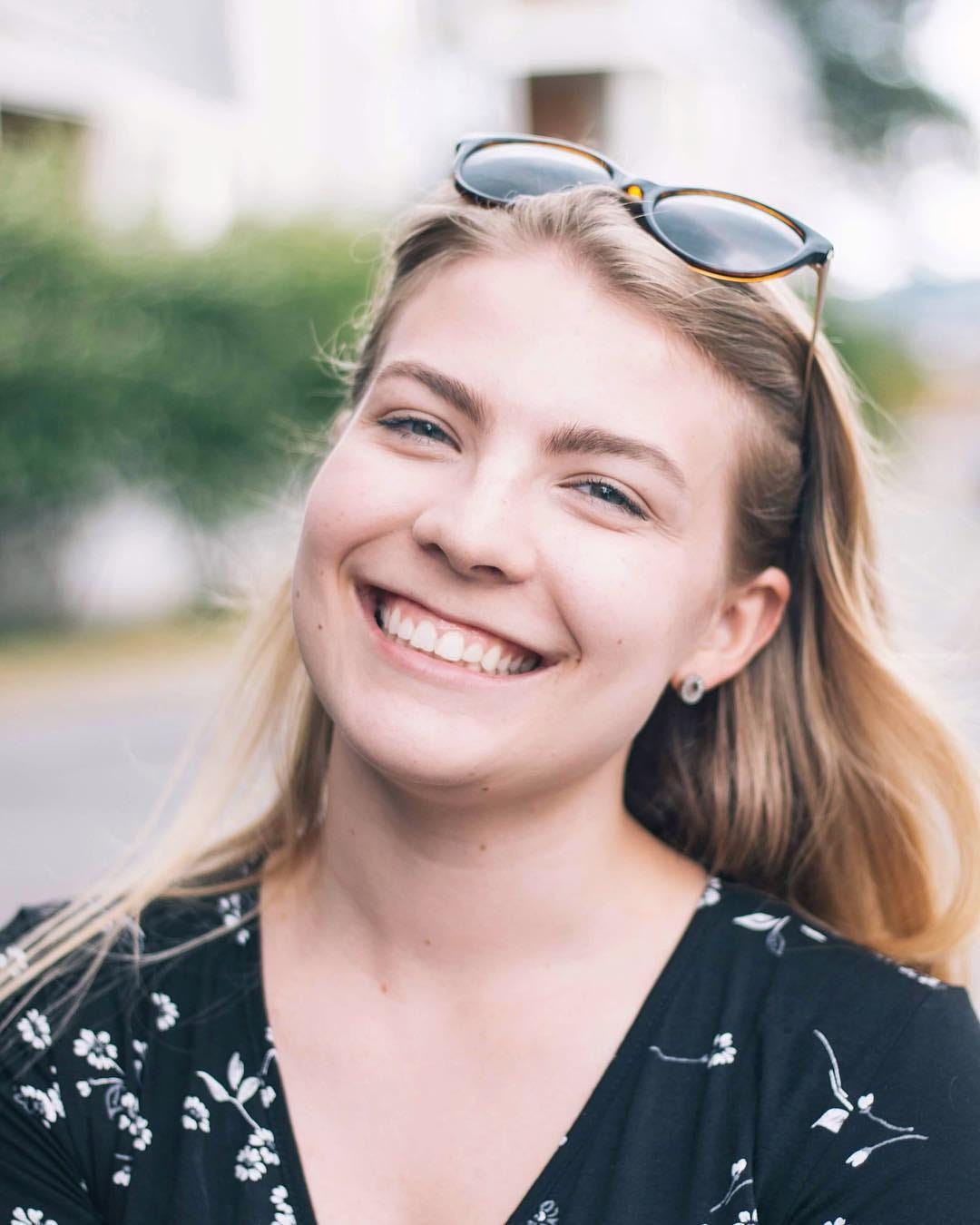 Alexa Edström – Medium