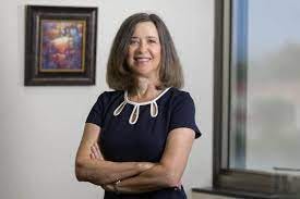 Vicki Hutton – Medium