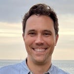 Tim Molloy – Medium