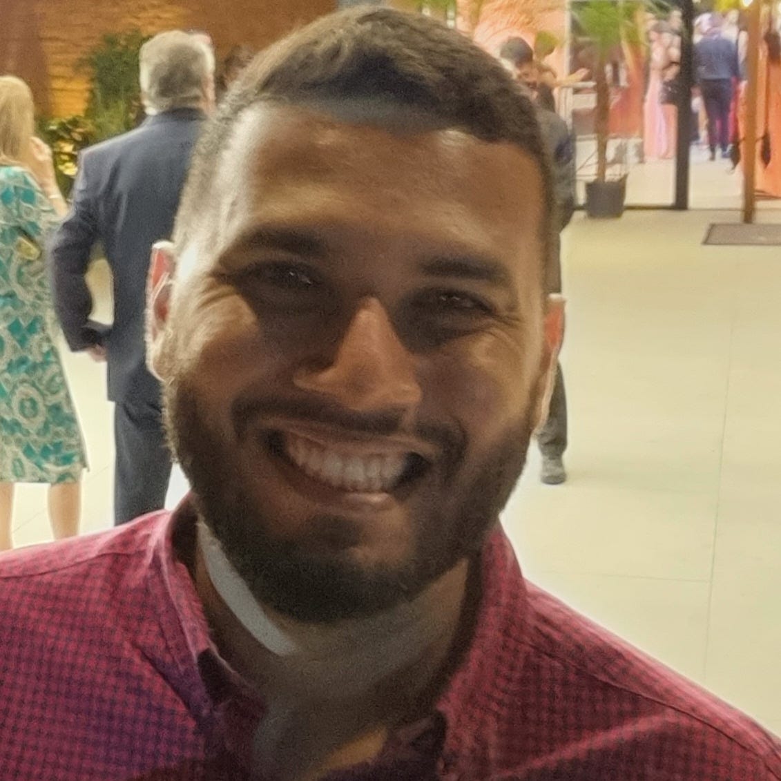 Claudio Costa – Medium