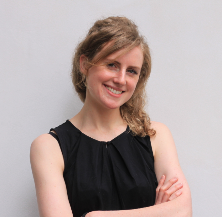 Julie Knibbe – Medium