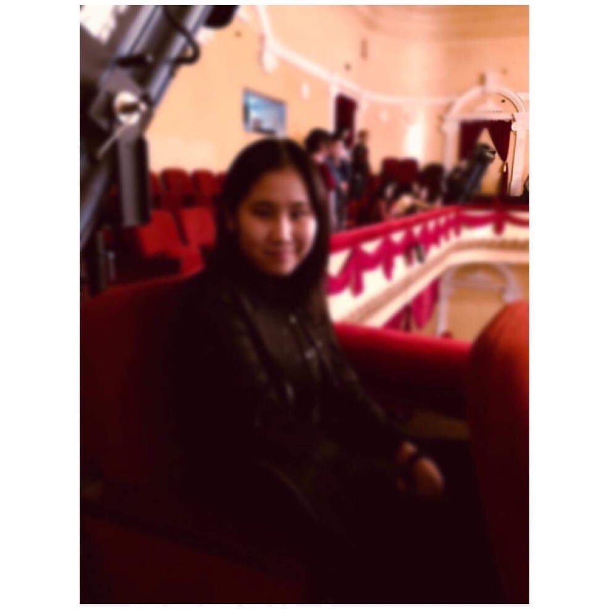 Munkhuslen Batbold – Medium