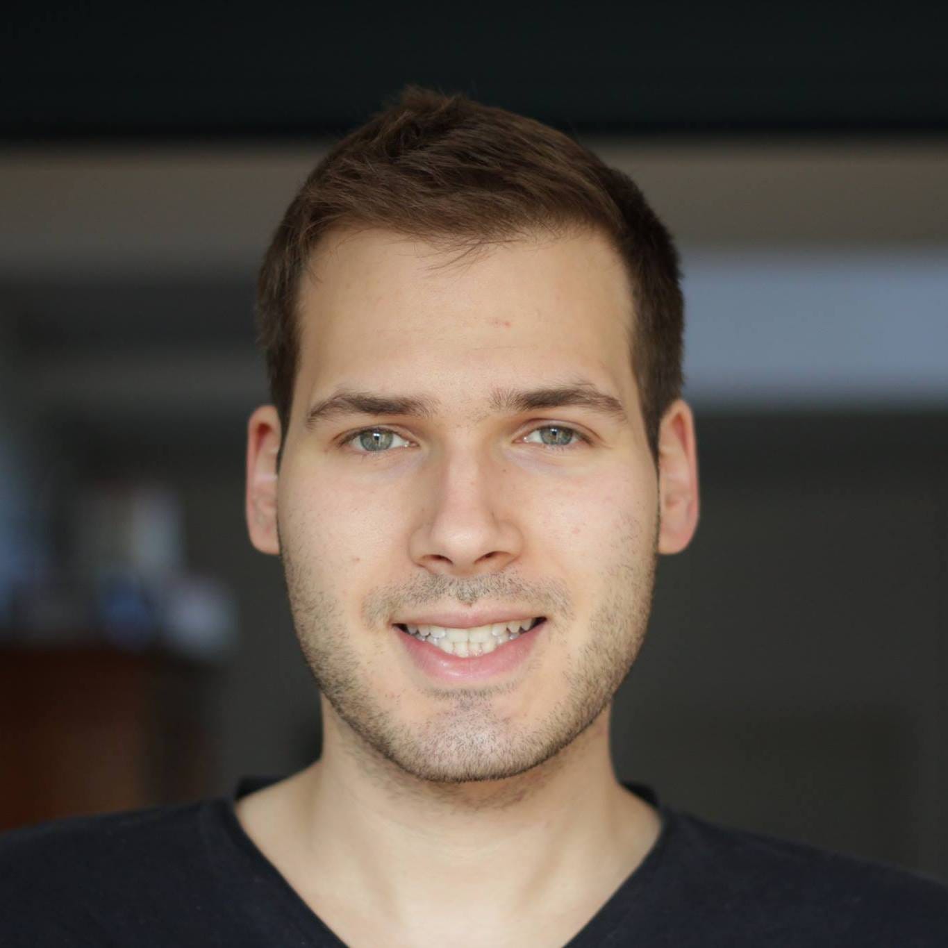 Etienne Dilocker – Medium