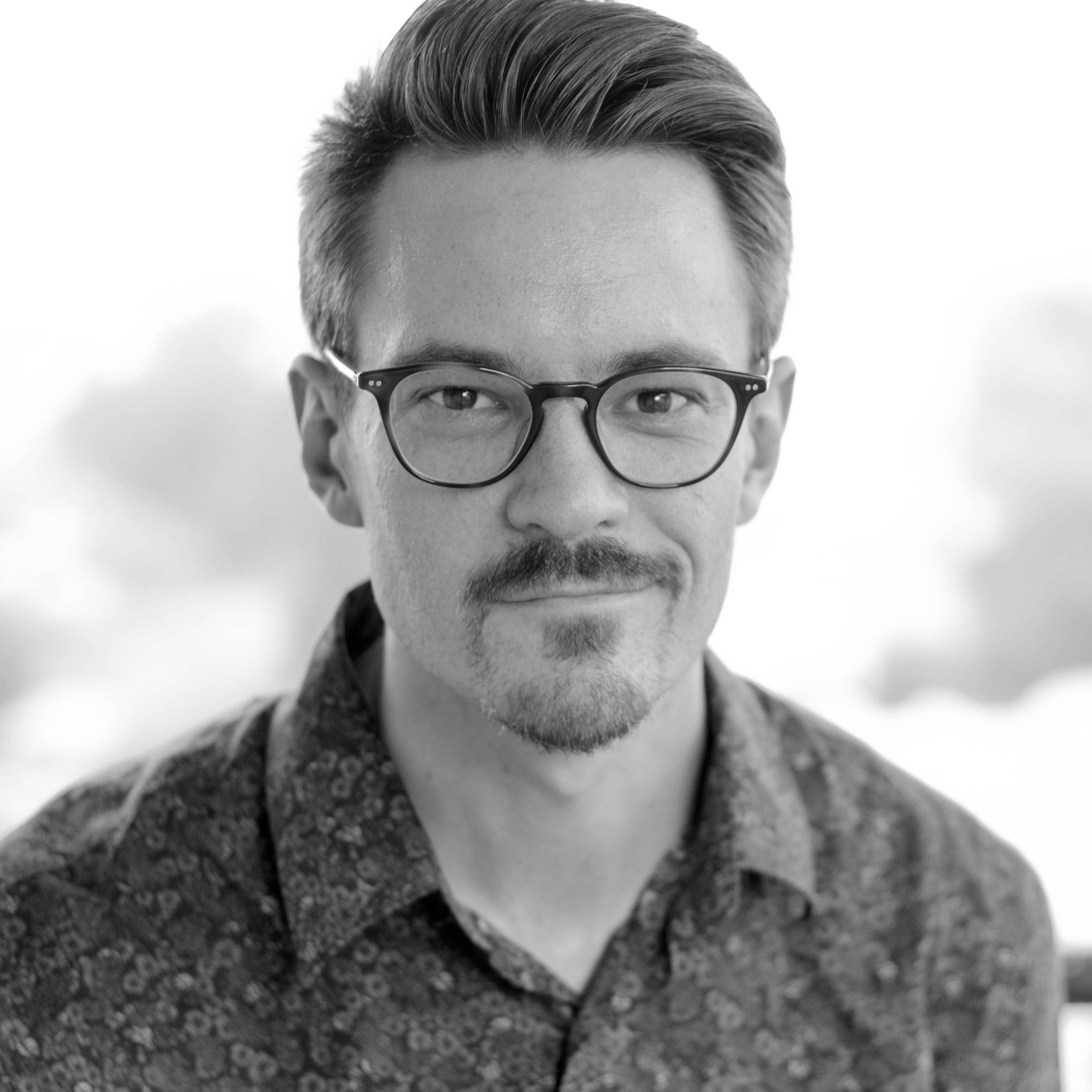 Lucas Skrobot – Medium