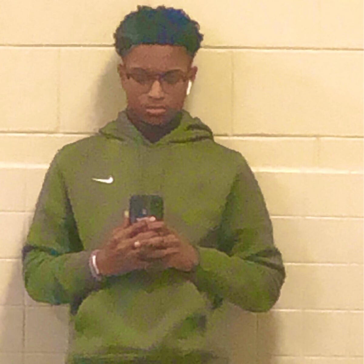 Glenn Inabinet – Medium