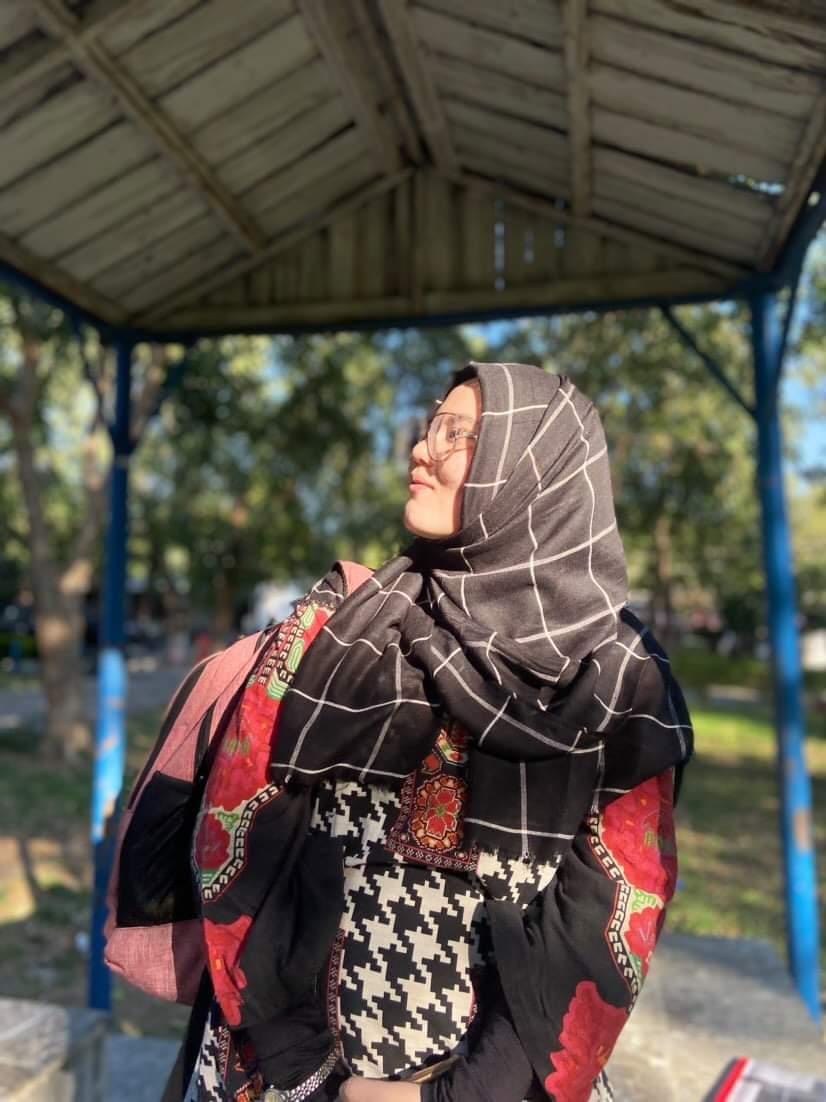 Kaneez e Zahra – Medium