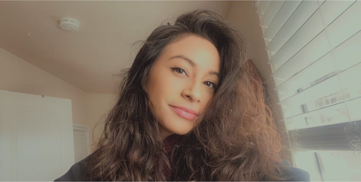 Amanda Valenzuela – Medium