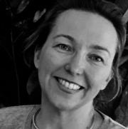 Monique – Medium