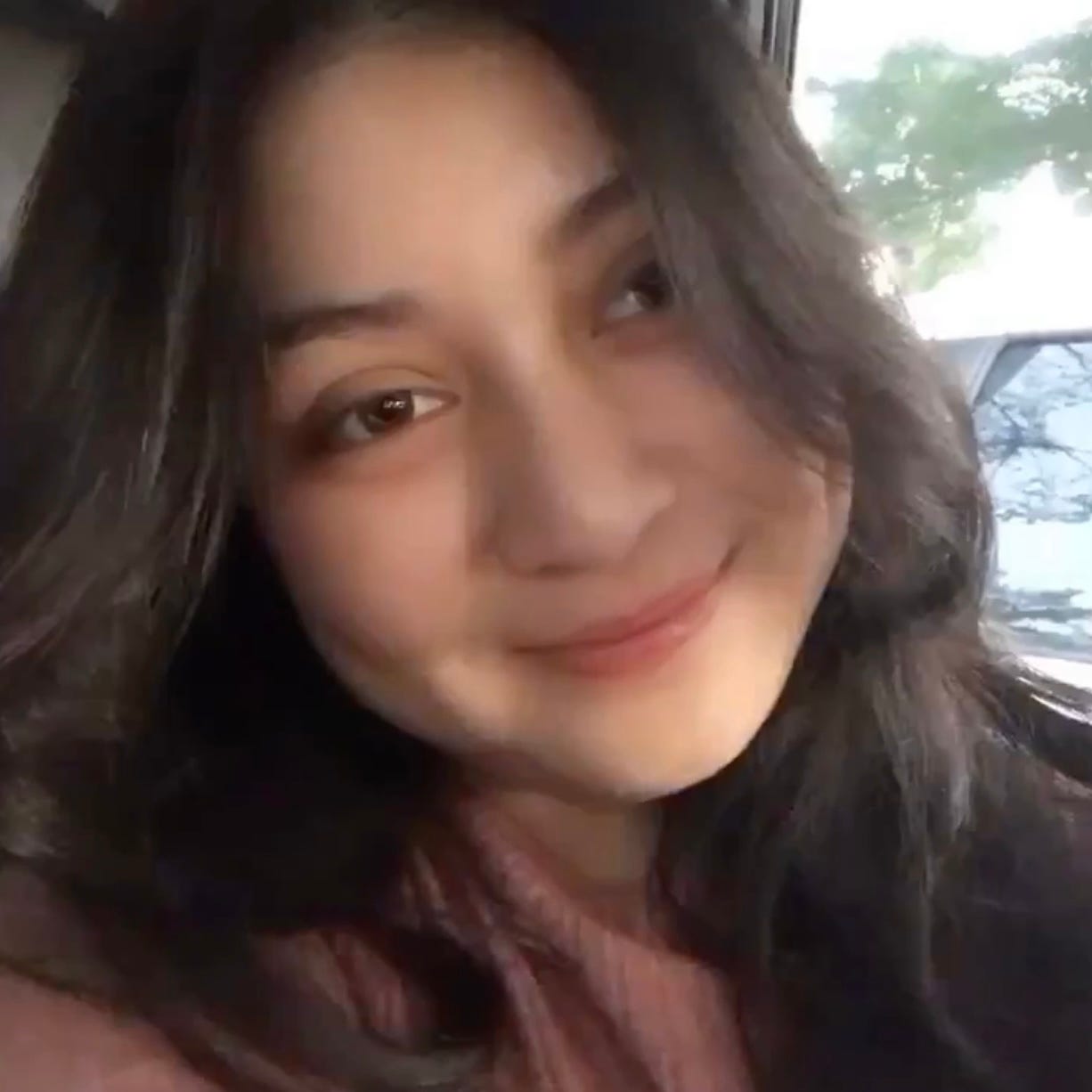 Rania Shafira – Medium