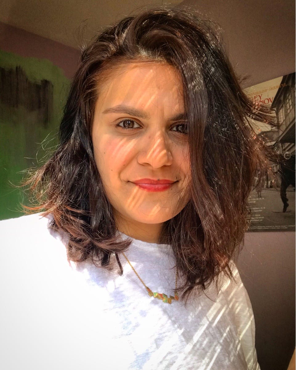 Minás Yan – Medium