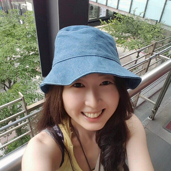 Sin Yun Li – Medium