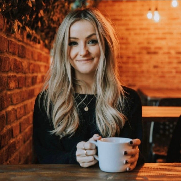 About – Holly Thomson – Medium