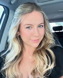Lily Grace Thompson – Medium