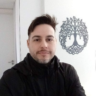 Daniel Medium