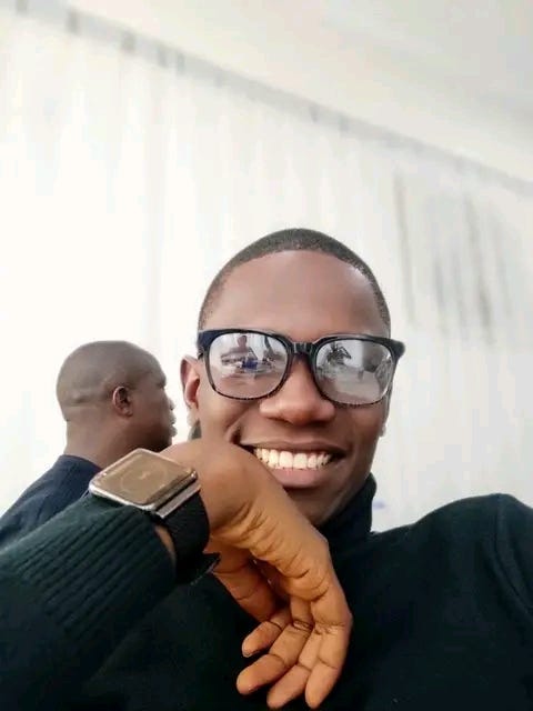 Egenti Joshua – Medium