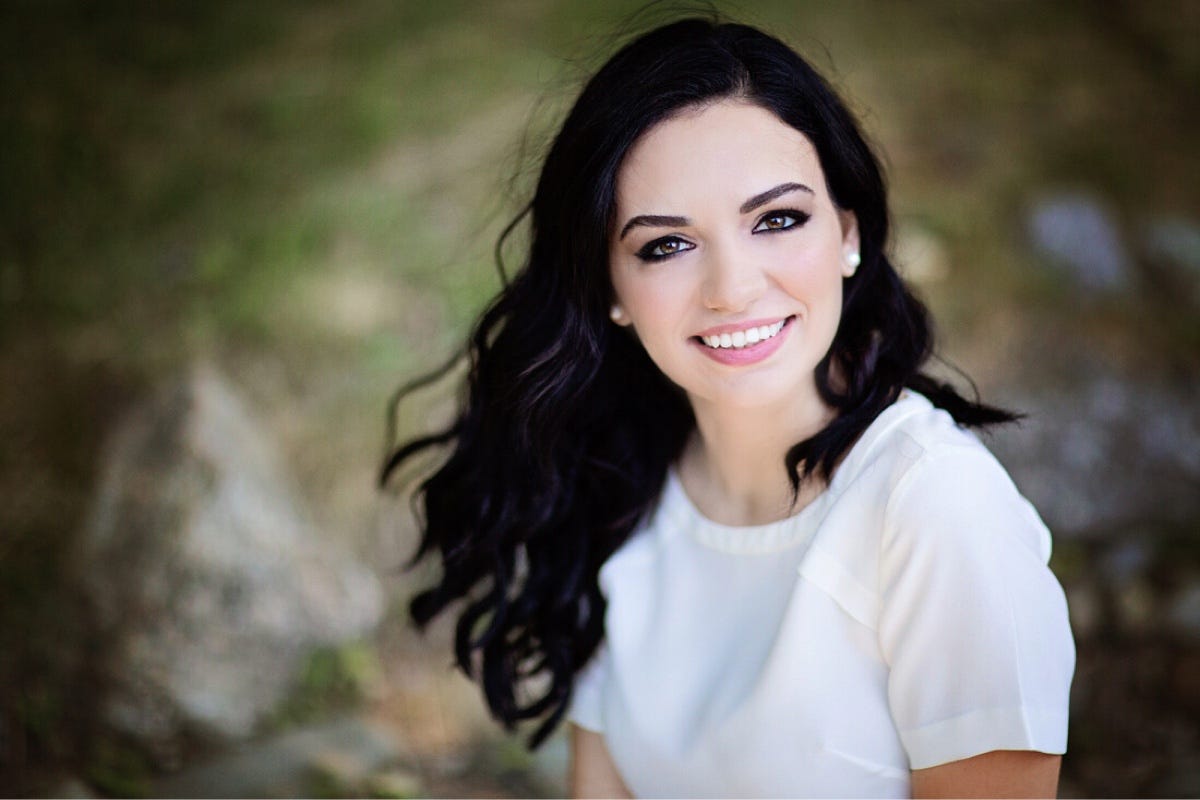 Luena Lamani – Medium